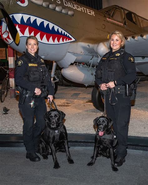 Female K 9 Cops I Challenge All Leos To Copy These