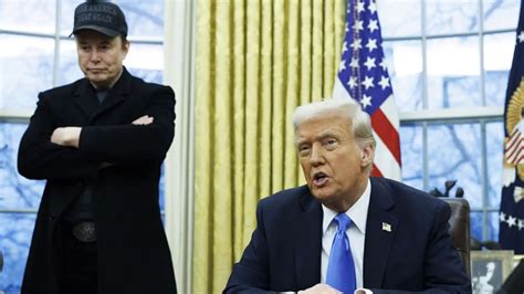 Reproducen Un Vídeo De Trump Chupando Los Pies De Elon Musk En Un