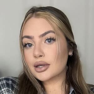 Mandy Lynn Age Family Bio Famous Birthdays