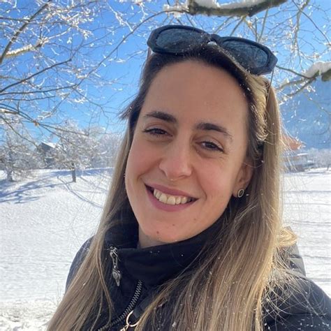 Simona Labazan Sisi Salsera Threads Say More