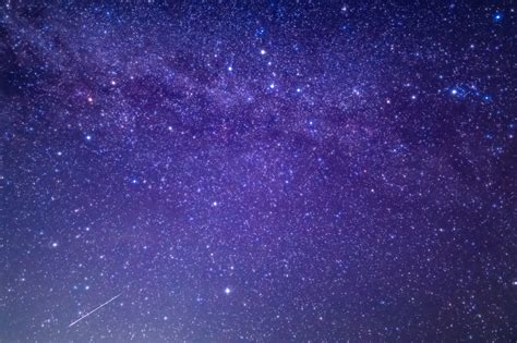 ペルセウス座流星群2019はいつ？寝転がって星空満天の中流星を！ 気になる話題・おすすめ情報館