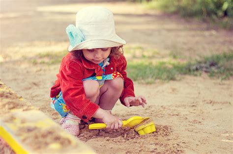 Примерный Режим дня ребенка в 3 года таблица по часам не посещающего
