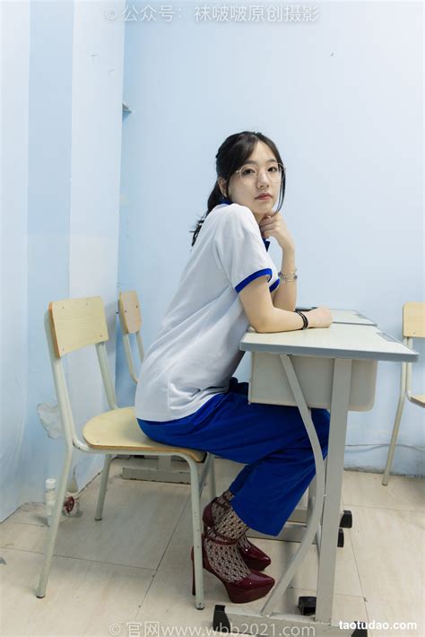 [bobosocks袜啵啵]no 375 小甜豆 高跟鞋、黑色蕾丝网袜、校服裤里丝[160p 1v／7 68gb] 美图岛