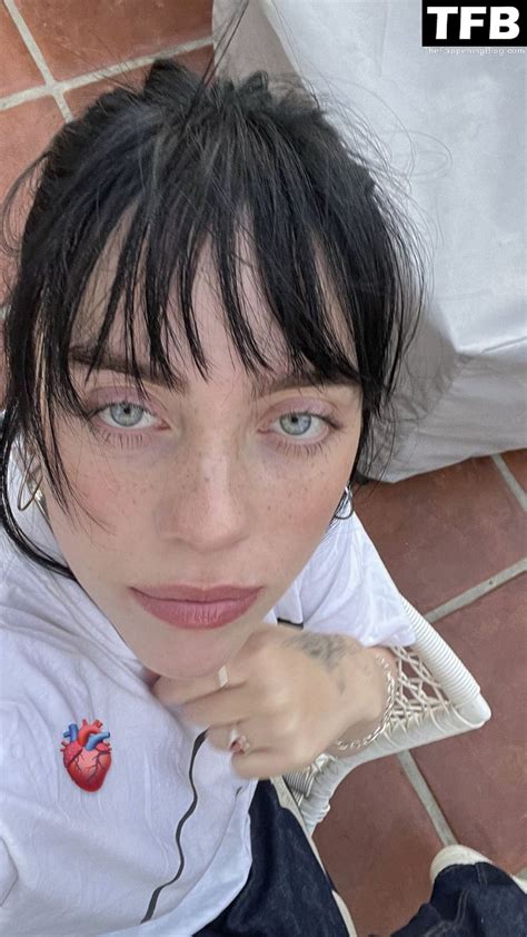 Billie Eilish Sexy 10 Pics Whats Fappened💦
