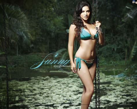 Naked Sunny Leone Added 07192016 By Bot