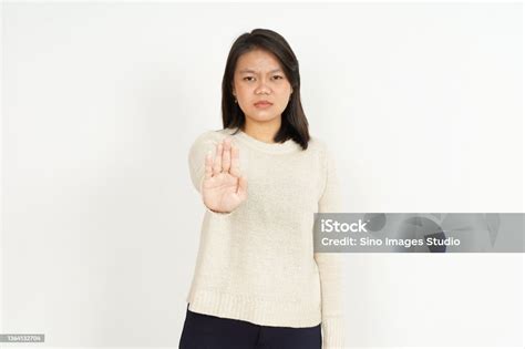 백인 배경에 고립 된 아름다운 아시아 여성의 거부 제스처 20 24세에 대한 스톡 사진 및 기타 이미지 20 24세