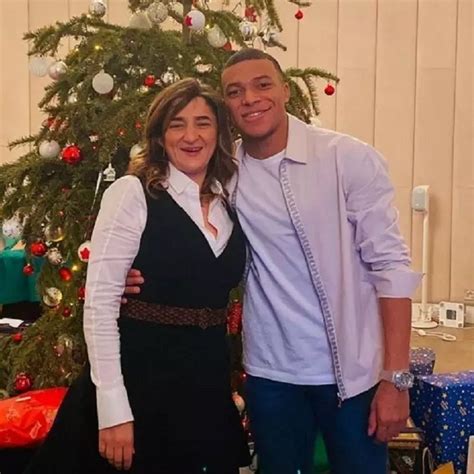 Mãe De Mbappé Solicita Bônus Ao Real Madrid Para Fechar Com O Jogador