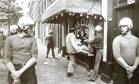 De Politie Deed Een Inval In Een Sexclub Op De Kaap Eind Jaren 70