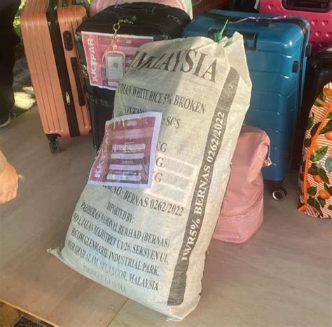 Bawa Karung Guni Sebagai Beg Masuk Asrama Kisah Pelajar Cemerlang