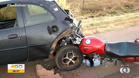 Vídeo Motociclista Morre Ao Bater Na Traseira De Carro Em Goiânia