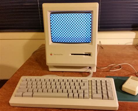 Apple Macintosh Plus Checkerboard Screen Repair