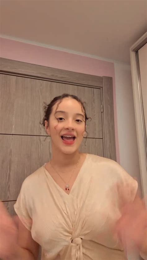 Roufa English ‎الفرق بين الانجليزي العادي و الانجليزي المحترف تعلم