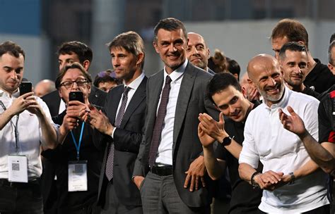 Il Rinnovo Di Maldini E Massara Col Milan è Un Mistero La Firma Non C