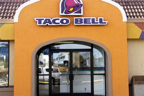 Police Arrest Johns In Taco Bell Parking Lot Site Of Prostitution Ring