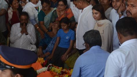 In Photos Udhhav Thackeray And Other Leaders Attend Last Rites Of Abhishek Ghosalkar