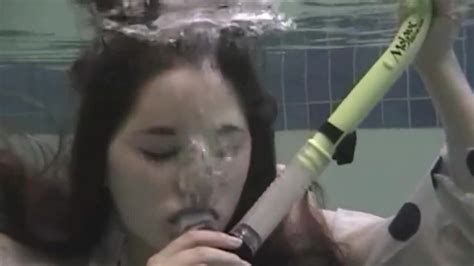 Maskless Snorkel Breathing Underwater