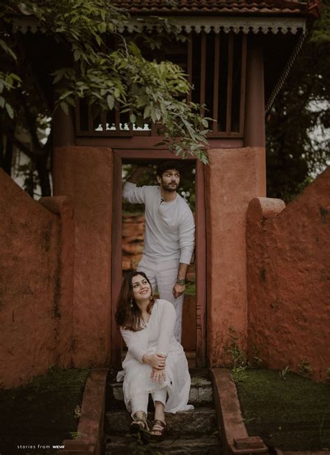 Best Couple Poses For Pre Wedding Photography Weva Photography Pre