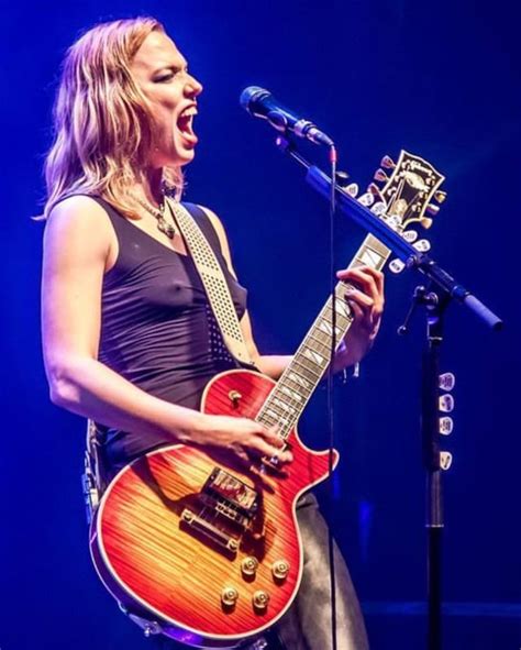 Lzzy Hale R Metalboners