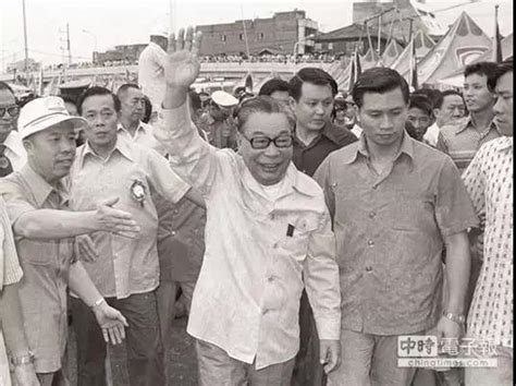 蒋经国逝世30周年，他们为何争相纪念老辰光