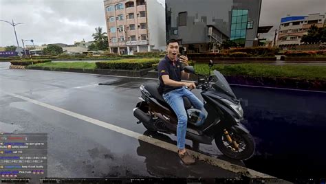 Re 問卦 企鵝妹示範台灣是行人天堂？ 發錢 Gossiping板 Disp Bbs