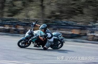 你可曾好奇过摩托车是怎样转弯的 知乎