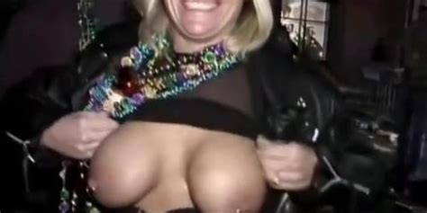 Mardi Gras Girls Flashing