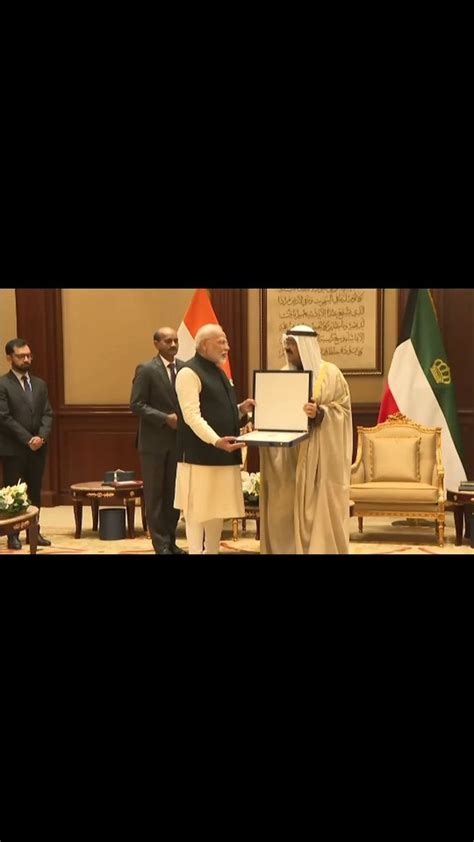 Pushyamitra Bhargav स्वच्छता आदत है अपनी स्वच्छता त्योहार है
