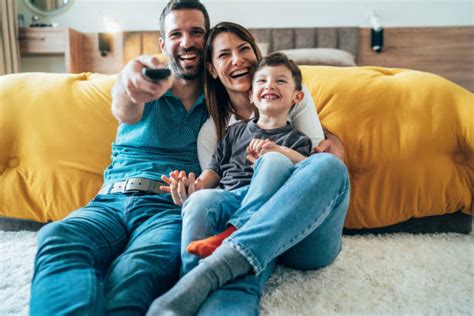 Более 14 500 работ на тему «переключать каналы»: стоковые фото ...