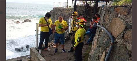 Hombre murió ahogado tras salvar a su hija y nieta en playa de La Libertad El Blog