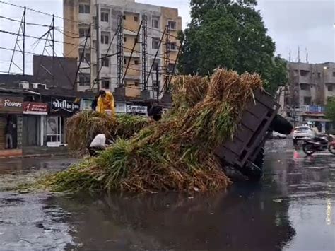 In Rajkot From Late Night With Heavy Winds More Than 2 Inches Of Rain