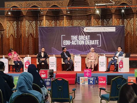 Debate Is A Place Where The Truth Will Prevail Says Iium Rector Iium
