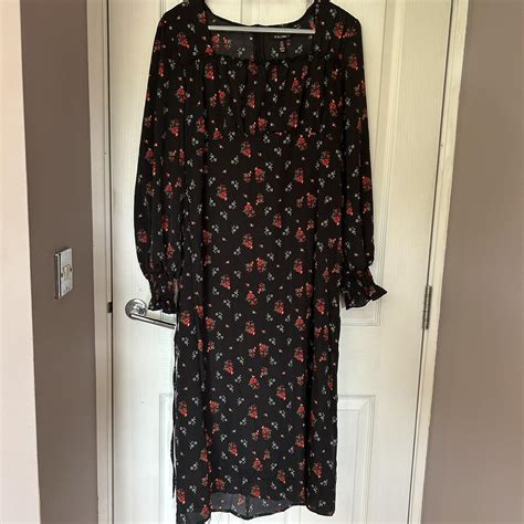 QED London floral midi dress with slit size 14,... - Depop