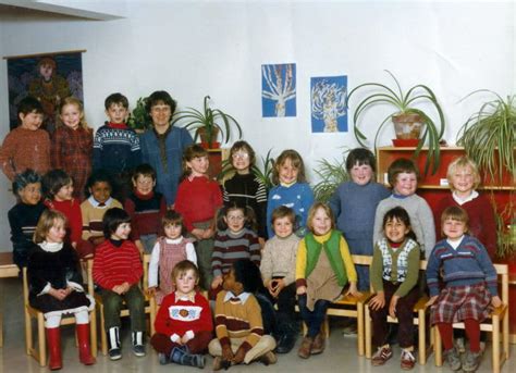 Photo De Classe Maternelle De 1981 Ecole Jean Rostand Copains Davant