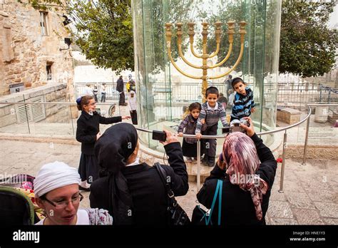 L emblème de la menorah du judaïsme Banque de photographies et dimages à haute résolution Alamy