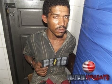 BANDIDOS INVADEM DELEGACIA ASSALTAM CARCEREIRO E RESGATAM MAIS QUATRO