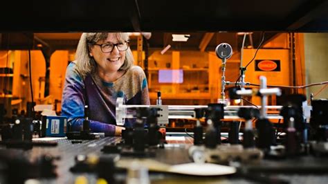 Donna Strickland Canadas Latest Nobel Winner Is A Laser Jock Who