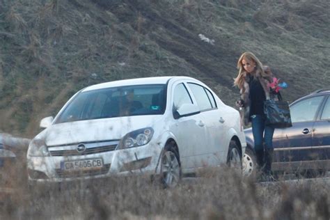 САМО В ПИК И РЕТРО Жената на Крум Савов в звездна депресия снимки Информационна агенция ПИК