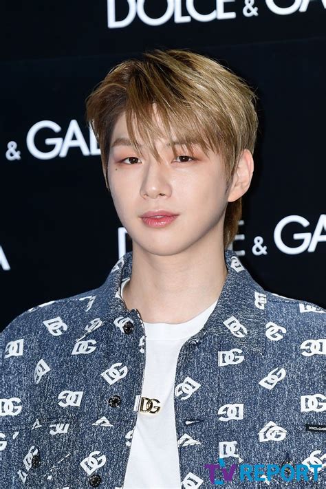 [방송][t포토] 강다니엘 귀여운 강아지상 Ytn