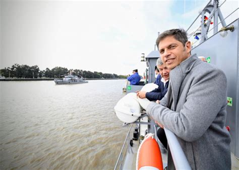 Se entregaron dos lanchas de instrucción a la Armada y una compuerta