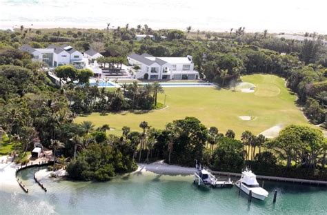 La mansión de 57 millones en la que Tiger Woods pasa el confinamiento