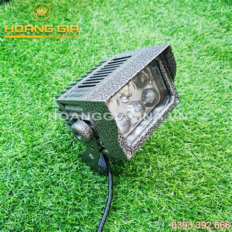 Đèn led rọi cột w vuông Đèn rọi cột vuông w siêu sáng