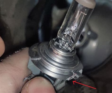 Лампочка ближнего света — Opel Astra H, 1,7 л, 2010 года | расходники ...