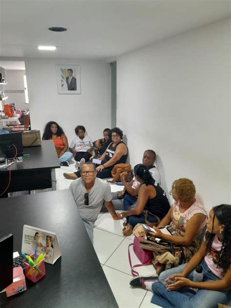 Professores Da Aplb Protestam Na Prefeitura E Na Câmara De Vereadores
