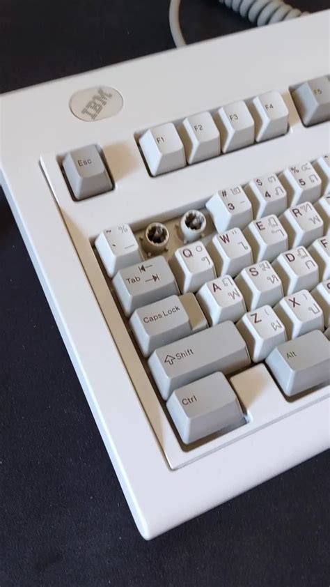 Ibm Model M ก็คือ Ibm Model M มันเปลี่ยนสวิทช์ ไม่ได้ ด้วยสาเหตุอะไร ไป