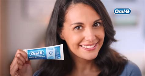 Hay un hombre que me hace sonreír mas que mi marido MI DENTISTA