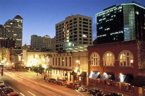 Top 10 Nightlife Things To Do In Austin Tx Austin City Guide Night Life Visit Austin