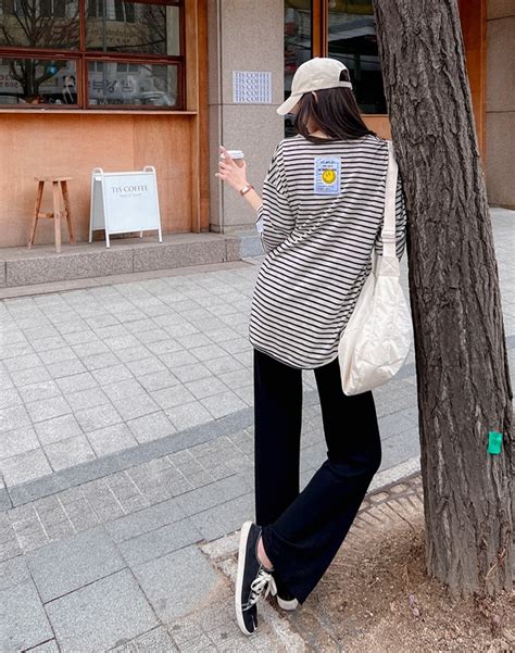 델리 단가라 스마일 티셔츠