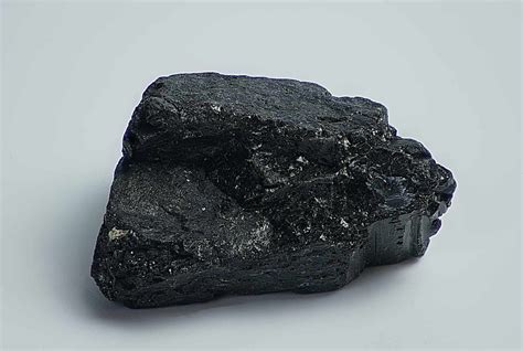 Metallic Vs Non Metallic Minerals Difference And Comparison