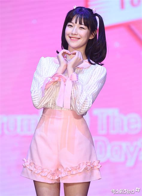 [엑s Hd포토] 프로미스나인 백지헌 귀여운 미소