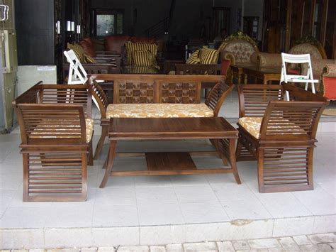 Mebel Kayu Minimalis: Kursi teras